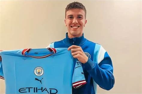 Man City Complete £8 2m Transfer For Argentina Midfielder Maximo Perrone Manchester Evening News