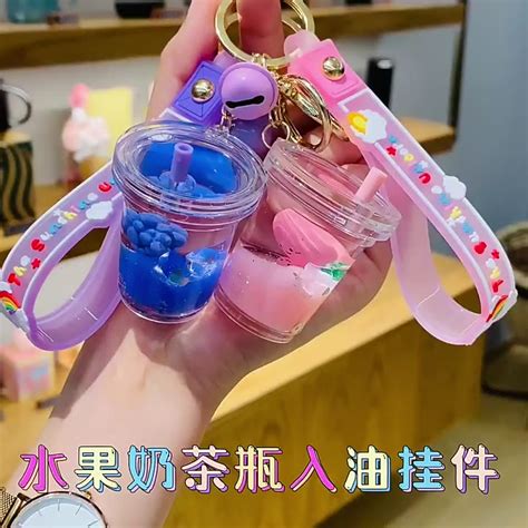 Wholesale Cartoon Cute Acrylic Bubble Tea Keychains Cat Cup Bottle Key Chain Floating Liquid