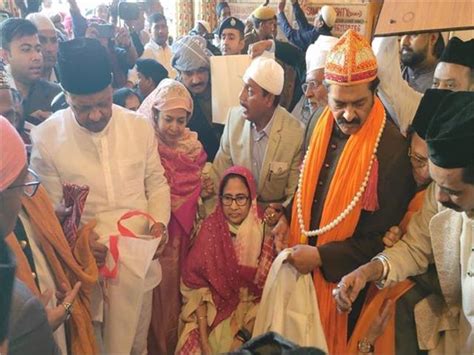 ममता बनर्जी ख्वाजा की दरगाह गईं पुष्कर मंदिर में पूजा अर्चना की Mamata Banerjee Visits