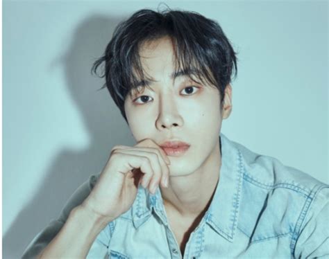 Rising Star Choo Young Woo Id