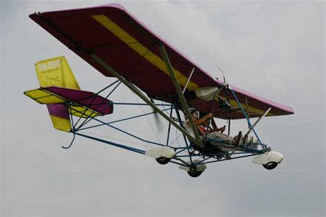 MICROLIGHT definition and meaning | Collins English Dictionary