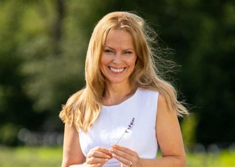 Liene Zemīte Pārdevusi Savu Lapsas Māju