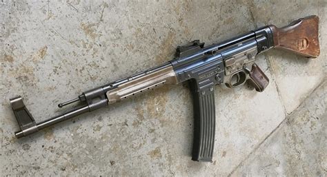 Немецкая штурмгевер Stg 44 вместо пулемета и винтовки