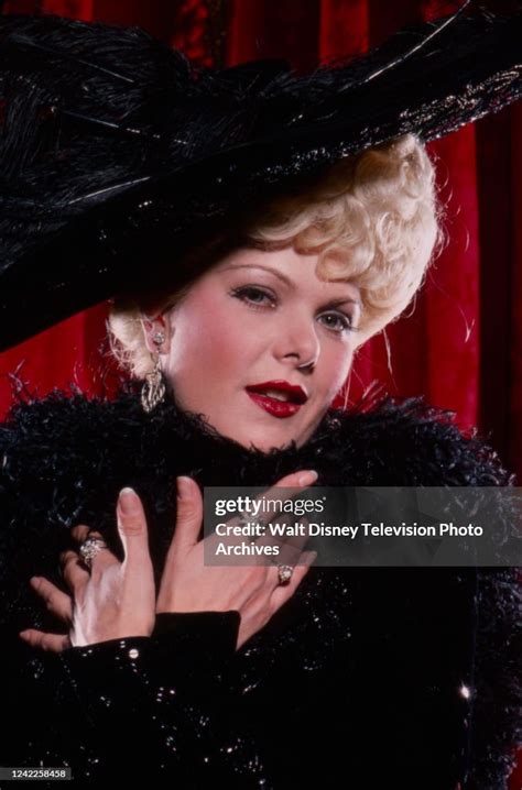 Ann Jillian As Mae West Appearing In The Abc Tv Movie Mae West News