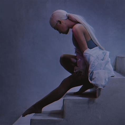 Sección Visual De Ariana Grande No Tears Left To Cry Vídeo Musical
