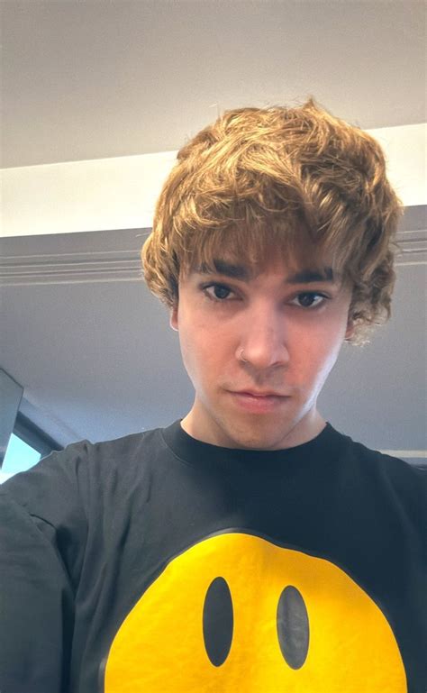 Spreen En 2025 Celebridades Divertidas Fotos De Novio Lindo