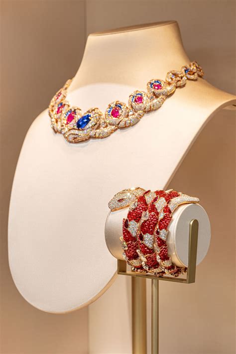 宝格丽高级新款大山谷图库