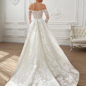 Off Shoulder Basque Waist Wedding Dress Trendy Lace Corset Wedding Dress Drop Waist Bridal