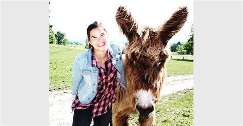 Kika Star Annika Preil Auf Einer Eselfarm Treffen
