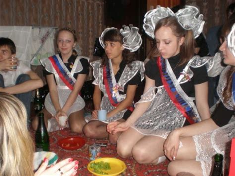 ロシアのエロ可愛すぎる女子高生たちの卒業式の写真来た…！（18枚） ポッカキット