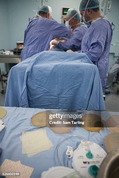 Saline Implants Photos Et Images De Collection Getty Images