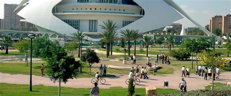 Palacio De Las Artes Reina Sofía En Cuatro Carreras Expedia