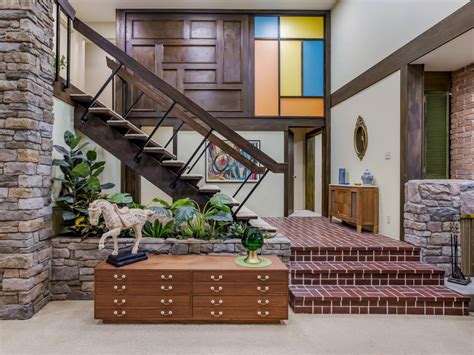 You Can Now Live In The Restored Brady Bunch House—for 5 5 Million