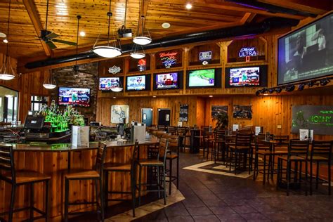 The Horny Toad Fun Drinks And Delicious Dining At This Popular Lakefront