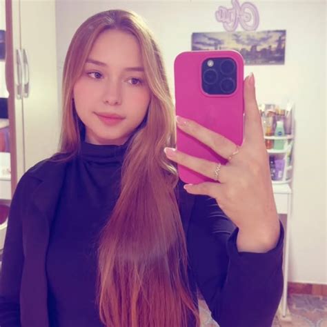 Ara C🩷 Aracaceress • Threads Say More