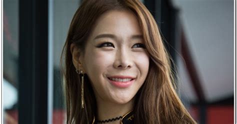 화보 엄지아 명품 섹시미는 바로 이런~