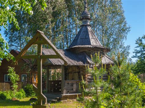 무료 이미지 교회에 재산 시골집 지붕 식물학 건물 부동산 건축물 정원 전망대 농촌 지역 마당 조경 농원 관목 누각 식물원 통나무 오두막집