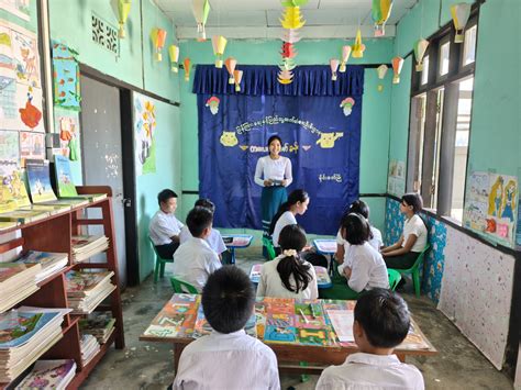 မိုင်းခတ်မြို့နယ် ပြည်သူ့စာကြည့်တိုက် ကလေးစာဖတ်ခန်း၌ ကလေးငယ်များအတွက