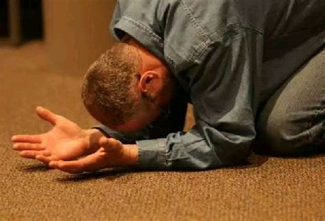 When You Kneel Down To Pray To God Here Is The Significance And Meaning