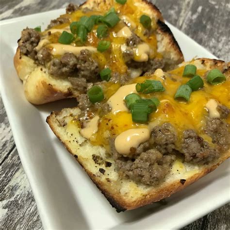 Cheeseburger Garlic Bread Toast With Cheddar And Burger Sauce Bake It
