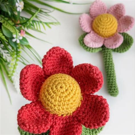 Easy Crochet Flower Tutorial