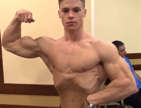 Massive Bicep Flex Massive Bicep Flex