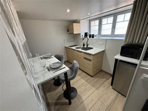 Tiny Room Weekendlove