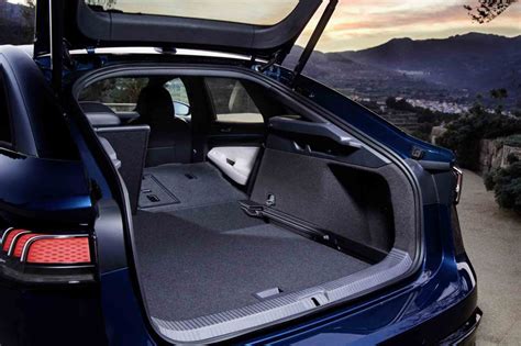 Vw Id7 Electric Hatch Revealed Coming To Us In 2024