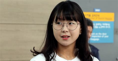 출국전 각오 밝히는 송지선 선수