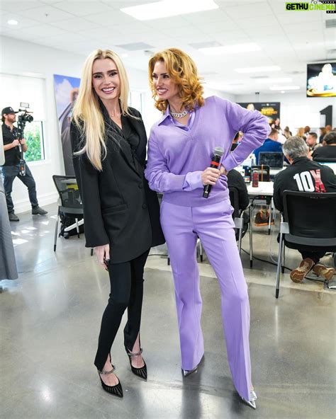 Elena Lyons Instagram Its Giving Hannah Montana Miley Stewart Vibes