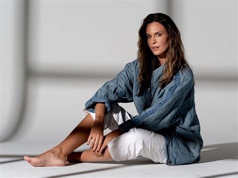 Odette Annable Feetforum