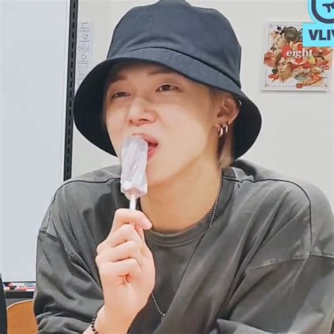 Yeonjun Vlive ️ Tomorrow