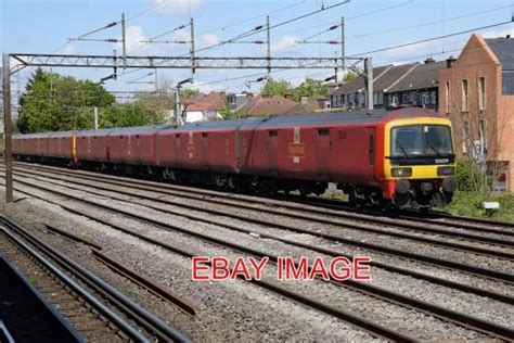 Photo Standard Mkiii Class 325 Emus Nos325 009and 325 006 Of Royal
