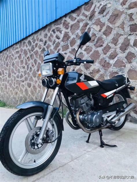經典摩托車系列，九十年代三劍客，雙缸本田王cb125t 每日頭條
