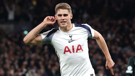Payday For Micky Van De Ven Tottenham Hoping To Reward Dutchman With
