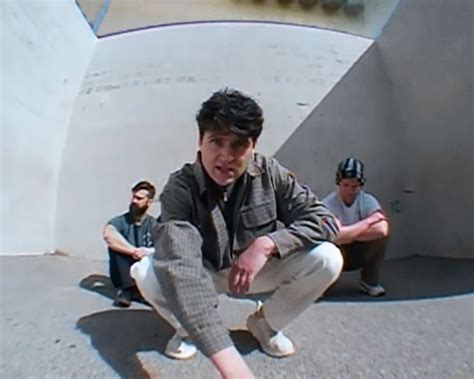 Vampire Weekend Reflete Sobre A Natureza Da Mudança E Da Permanência Na