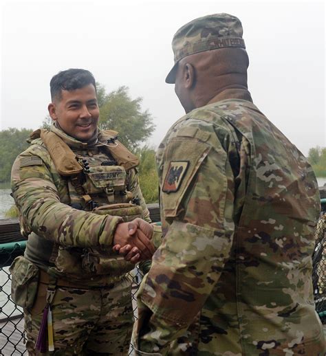 National Guard Sea Thanks Texas Guardsmen On Border Mission Article