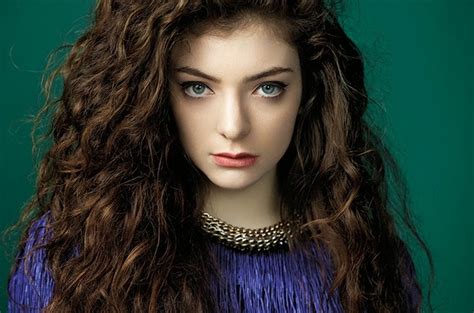 Corazón De Canción Lorde Royals Letra En Inglés Y Traducción Al