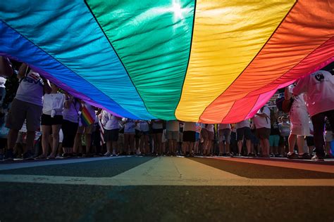 Lgbtq Chat Room Encourages Teens To Discuss Gender Sexuality With