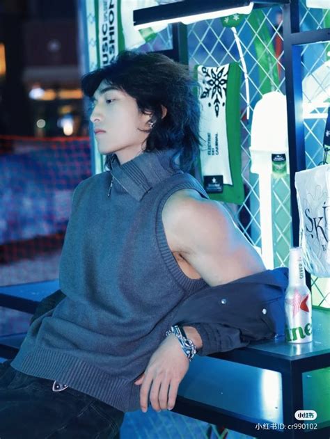 Pin By A R I S On Chen Rui 我家萌睿 Poses For Men Harajuku Fashion