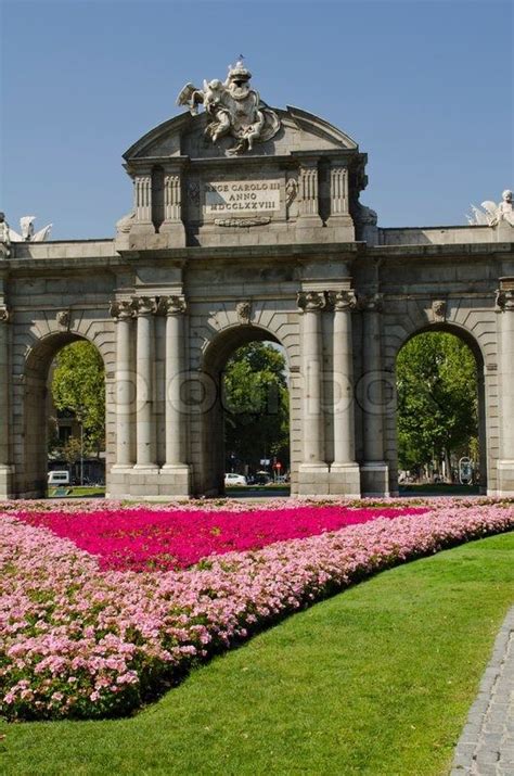 Madrid Gran Via Y Edificio Grassy Artofit