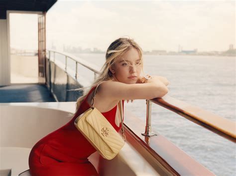 1920x1440 Resolution 4k Sydney Sweeney Photoshoot 2022 1920x1440 Resolution Wallpaper