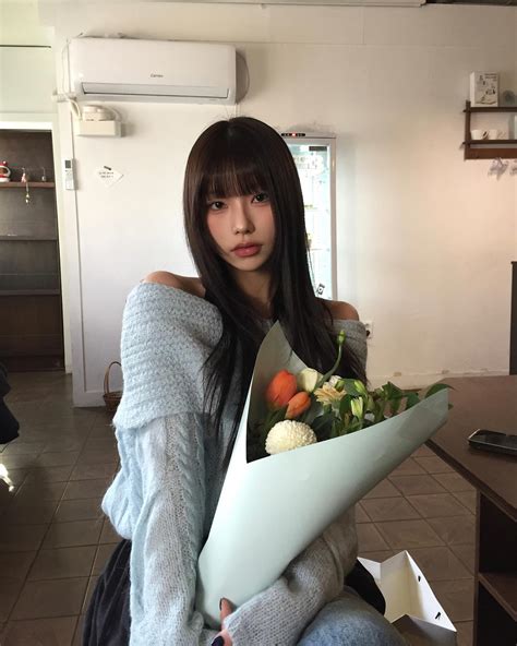 이스라 광고 Coringcoofficial 🤍 이물감 끈적임 없이 착용감이 너무 좋고 바쁜 아침에도 쉽고 빠르게 부착가능한 노글루 제형이라 그저 신세계였던 코링코