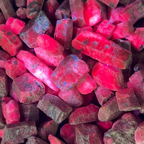 50g Uv Reactive Ruby Crystals From From Tanzania