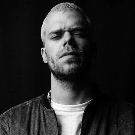 Larry De Kat Cкачать бесплатно в Mp3 слушать музыку онлайн на портале Musify