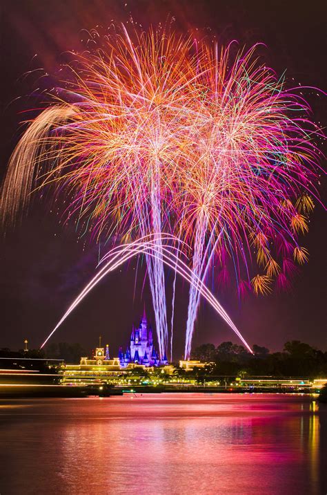 43 Disneys Spectacular Fireworks Ideas Fireworks Disney Fireworks