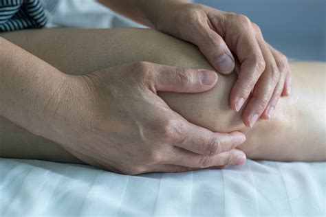 Knee Supports For Arthritis Tendonitis Or Bursitis Care Med Ltd