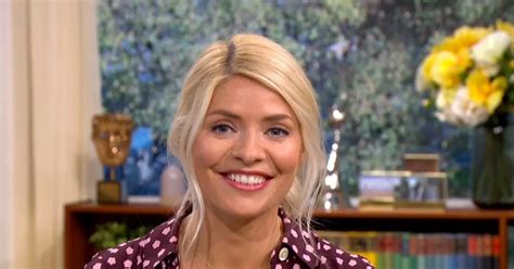 Holly Willoughby Left Red Faced Over Julian Clarys X Rated Dk