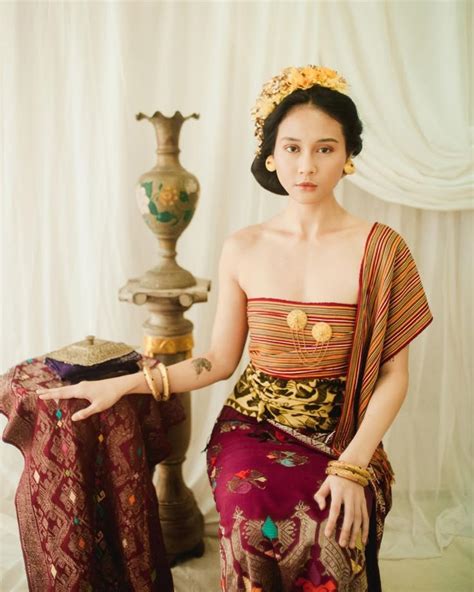 Classic Bali Indonesia Traditional Clothes 🇮🇩 Pakaian Tradisional Wanita Gaya Model Pakaian