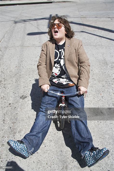 Actor And Comedian Andy Milonakis Poses At A Portrait Session In Los